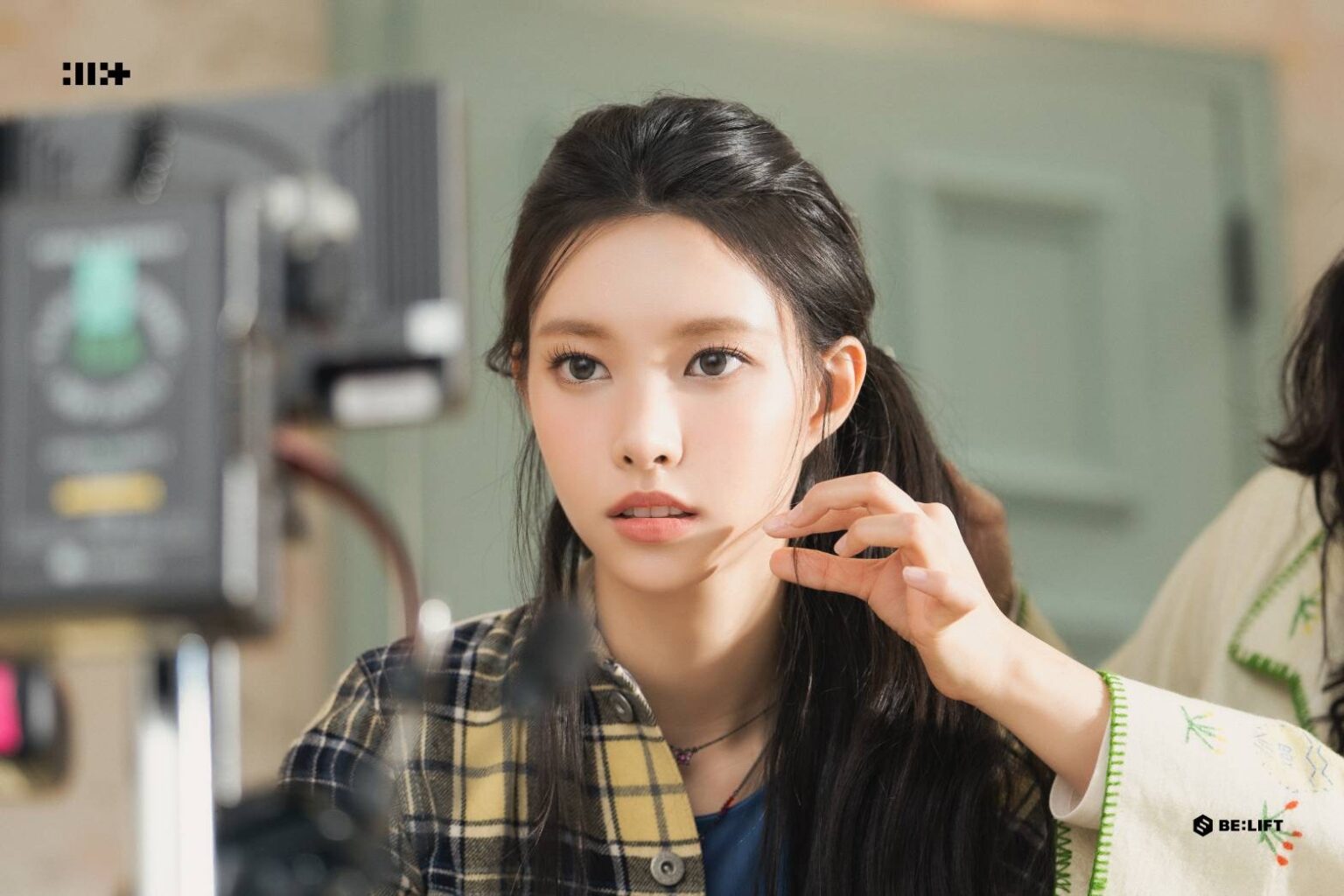 ILLITユナがコンセプトに合わないと言われる理由4選！1人だけ高身長×面長でクール？